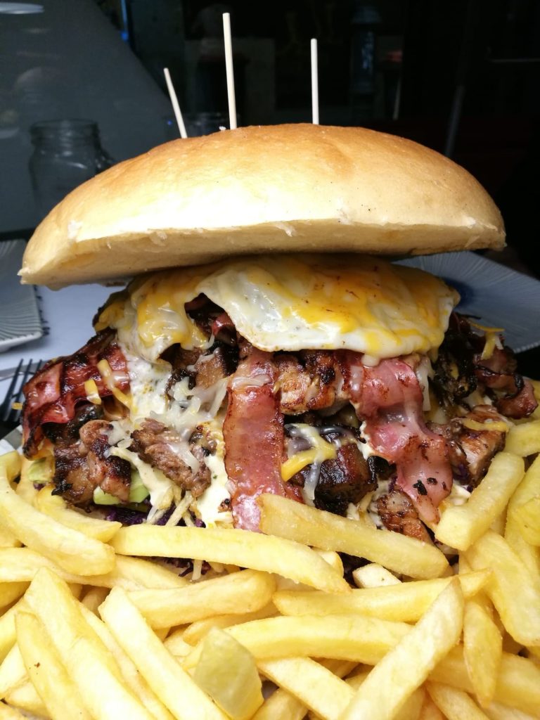 🇻🇪 Rúa Street Burger - Comida venezolana XL con MUCHA personalidad